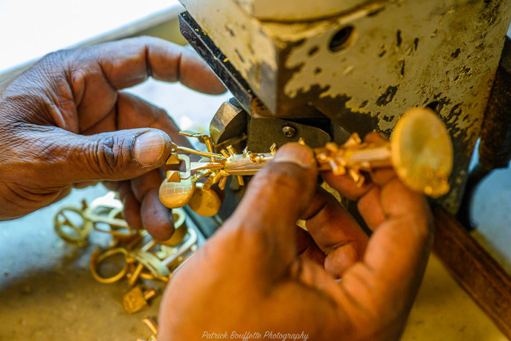 Les Artisans Le Fondeur de métaux précieux – docpat-photo.com, le Blog ...